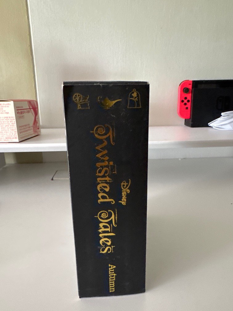 Disney Twisted tales set (Hari Raya clearance), Hobbies & Toys, Books ...