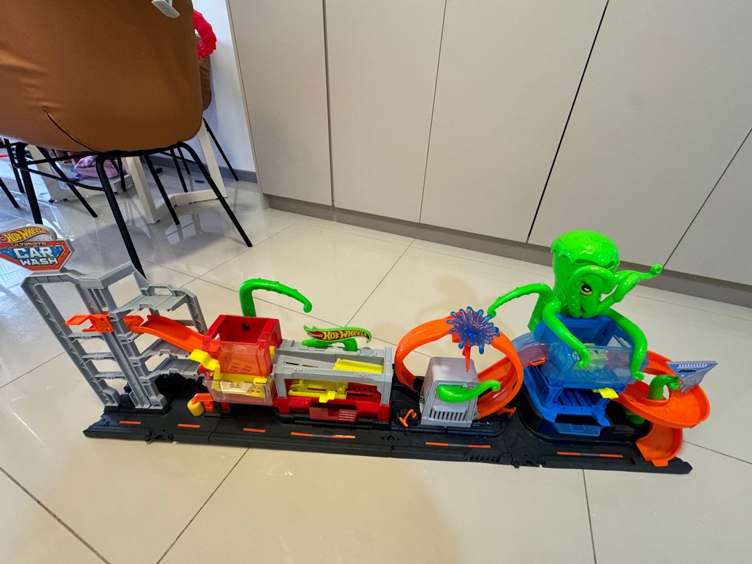 Hotwheels city octopus playset, Hobbies & Toys, Toys & Games on Carousell