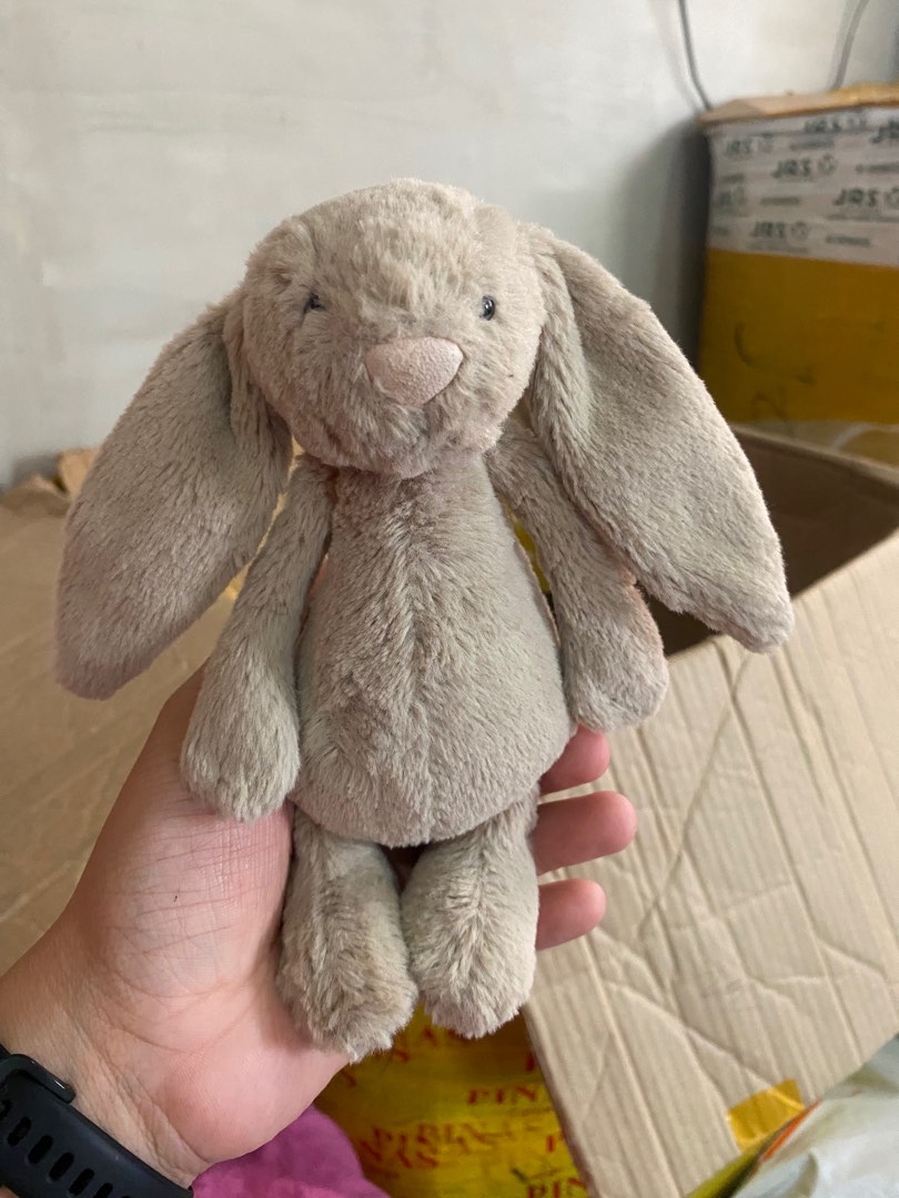 Jellycat Bashful Beige Small Bunny, Hobbies & Toys, Toys & Games on Carousell