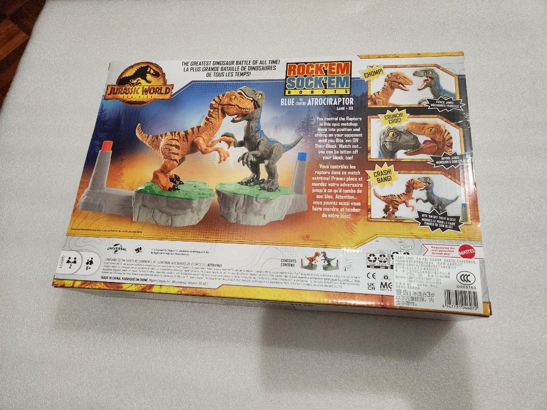 Jurassic World Dominion Rock 'Em Sock 'Em Robots Blue vs Atrociraptor ...