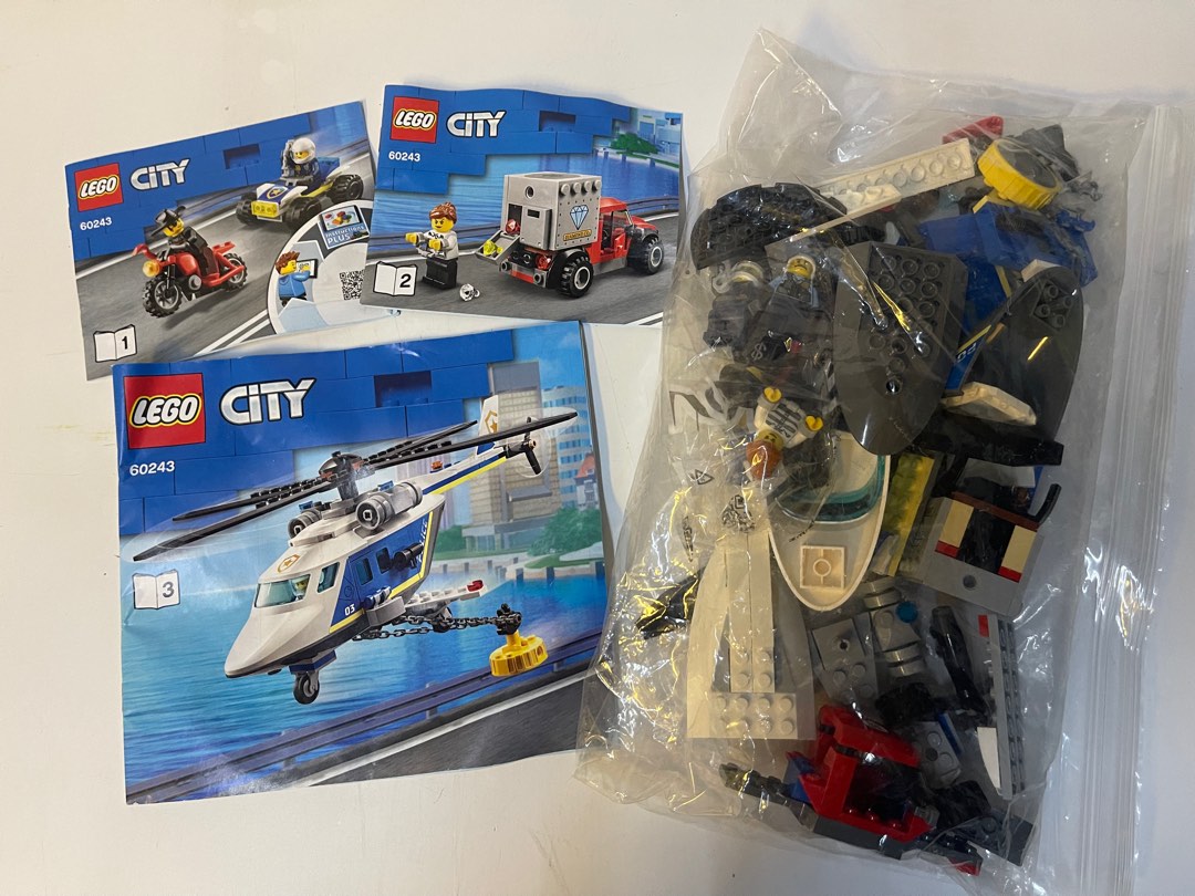 Lego City 60243 Police Helicopter Chase [2020], Hobbies & Toys, Toys ...