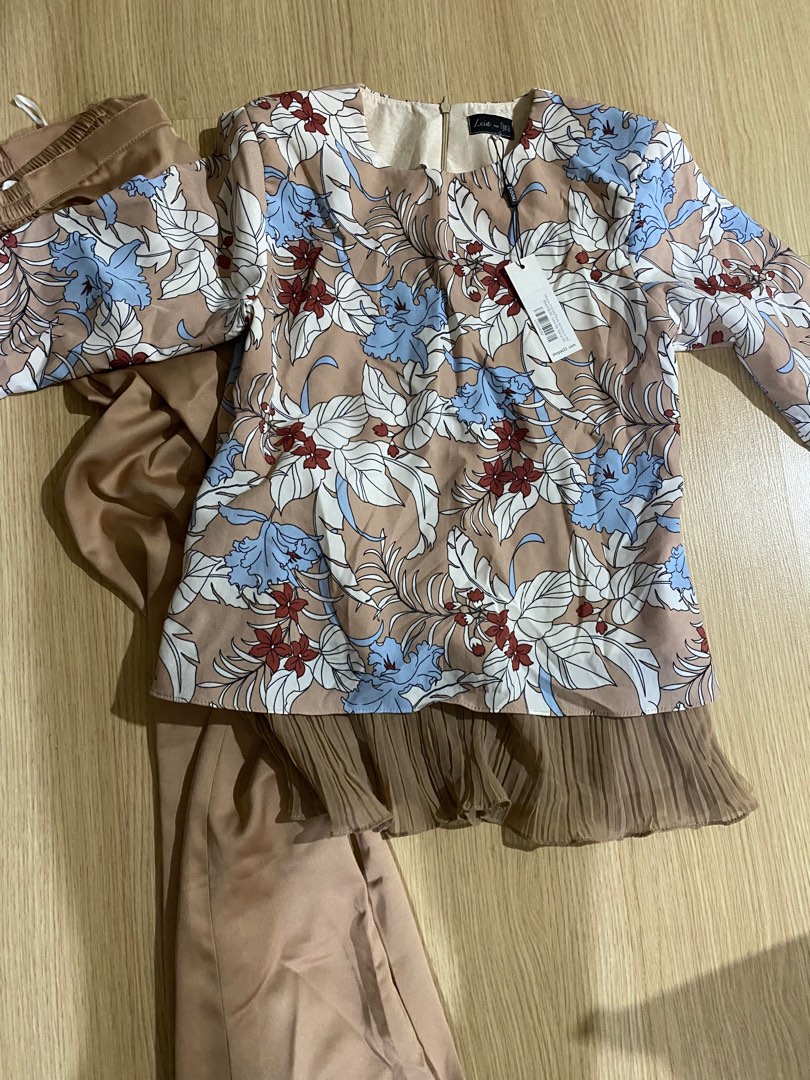 BAJU KURUNG Leia by Fjura, Women's Fashion, Muslimah Fashion, Baju ...