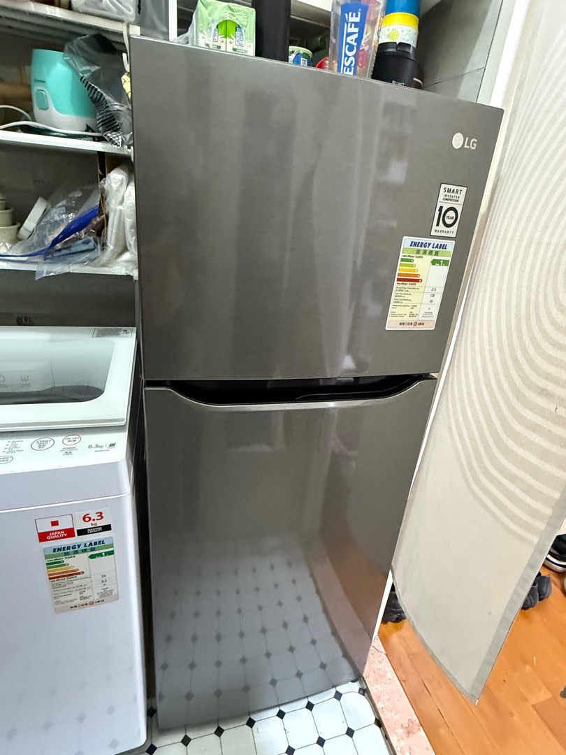 LG雙門雪櫃 184L GN-B202SQBB, 家庭電器, 廚房電器, 雪櫃及冰櫃 - Carousell
