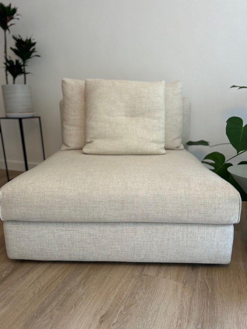 Lounge Chair 1 meter by 1 meter, 傢俬＆家居, 傢俬, 椅子 - Carousell