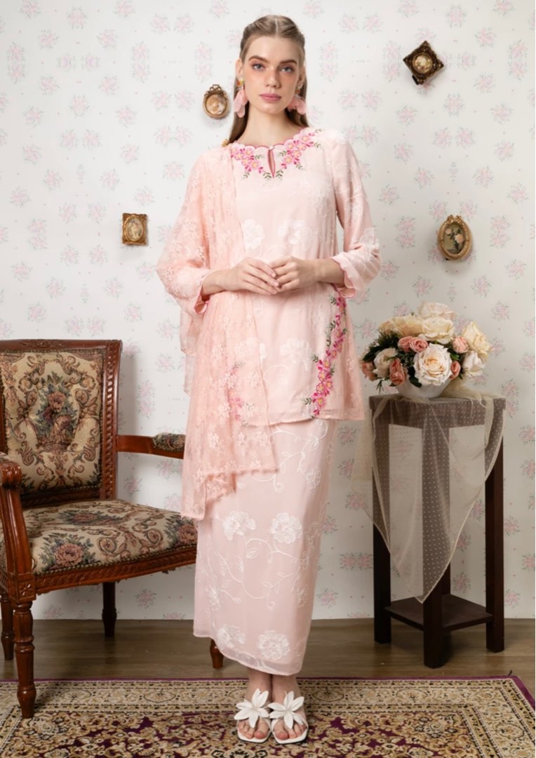 Lubna Selina Kurung Raya 2025, Women's Fashion, Muslimah Fashion, Baju ...