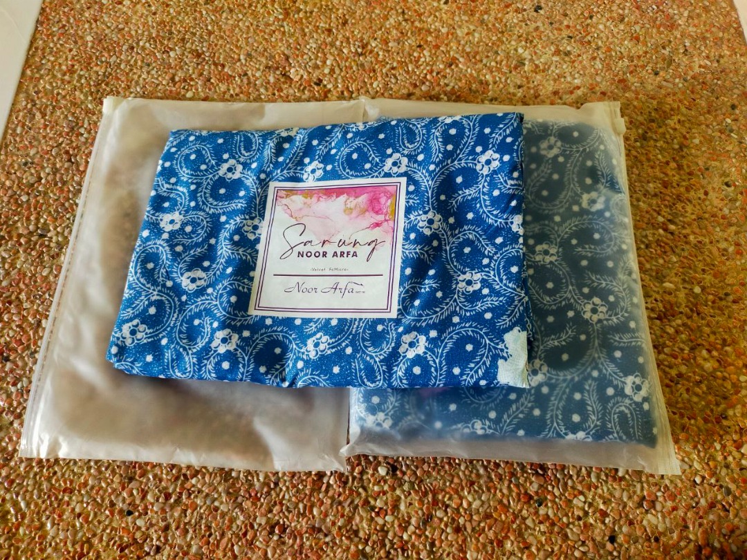 NOOR ARFA BATIK, Women's Fashion, Muslimah Fashion, Kaftans & Jubahs on ...