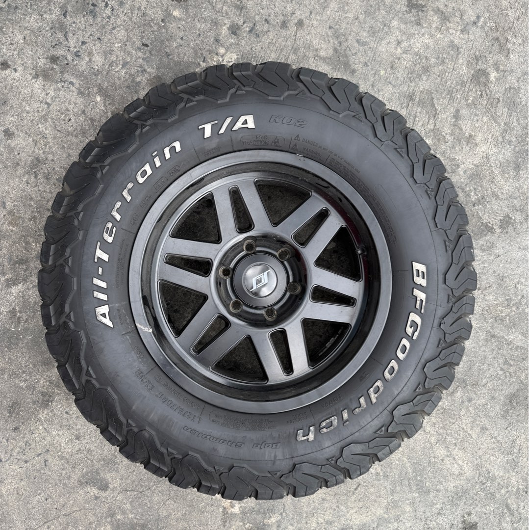 SCS STEALTH 6 wrapped in BF Goodrich K02, Car Parts & Accessories, Mags ...