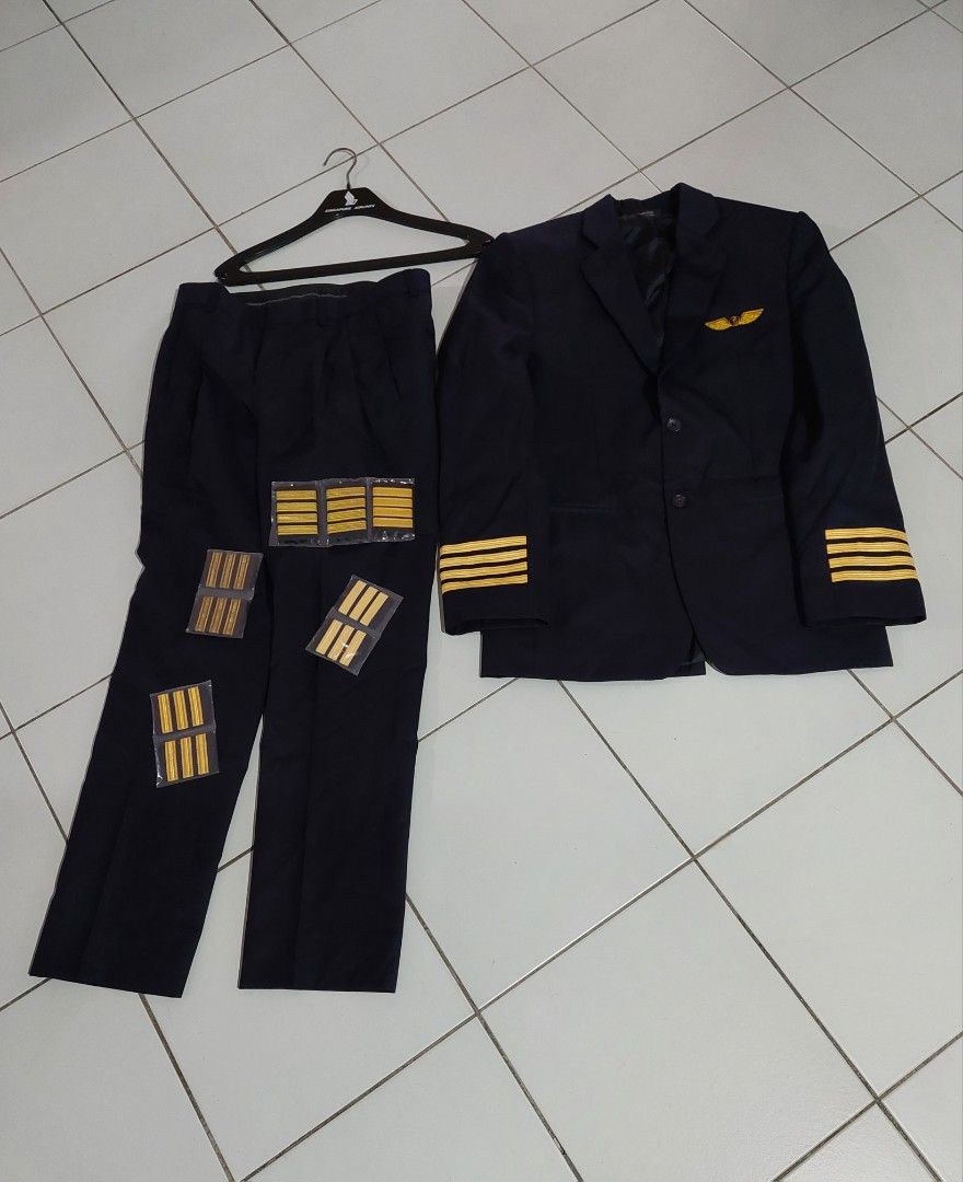 SIA Uniform, Hobbies & Toys, Memorabilia & Collectibles, Vintage ...