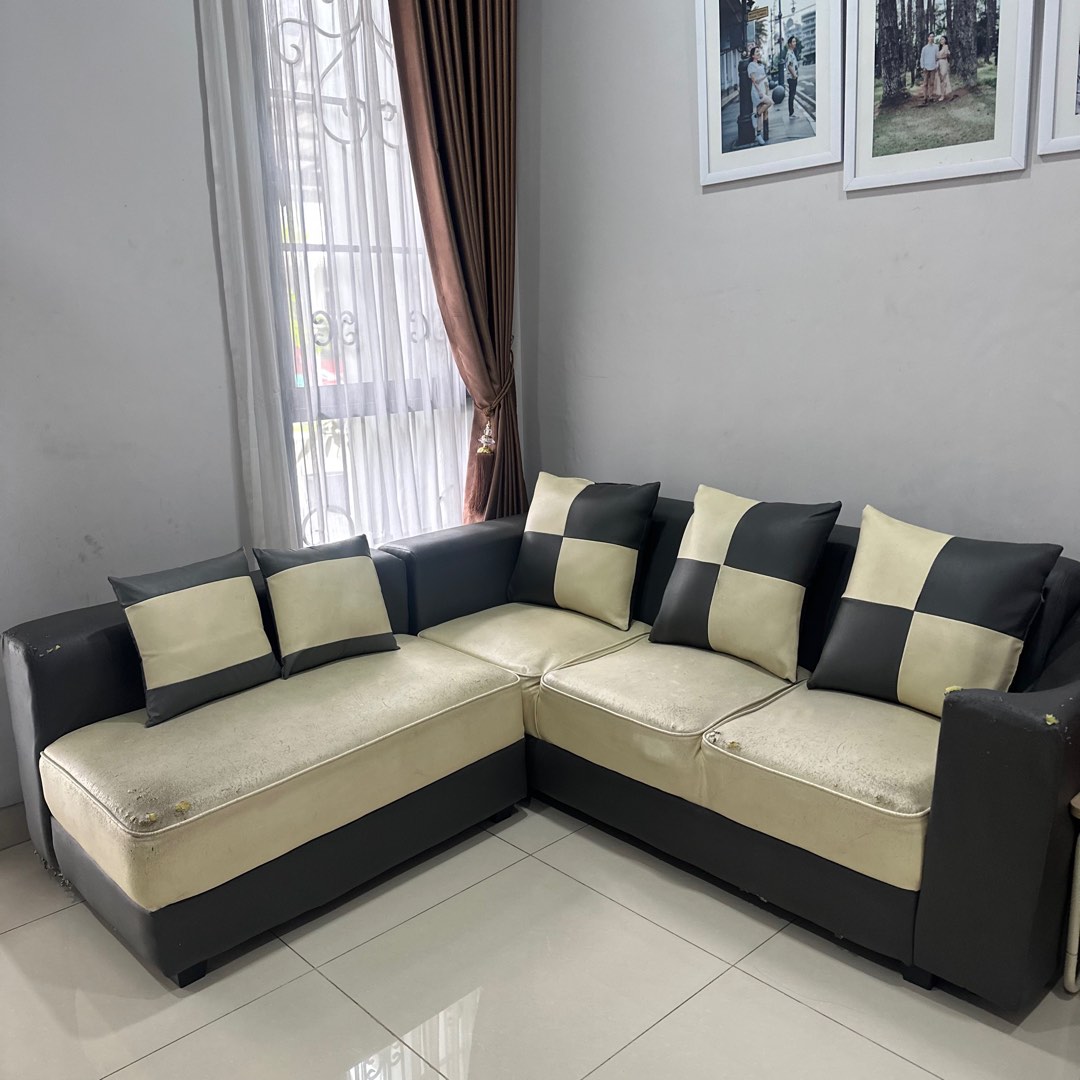 Sofa Bekas Putih Abu - bisa nego!, Perabotan Rumah di Carousell
