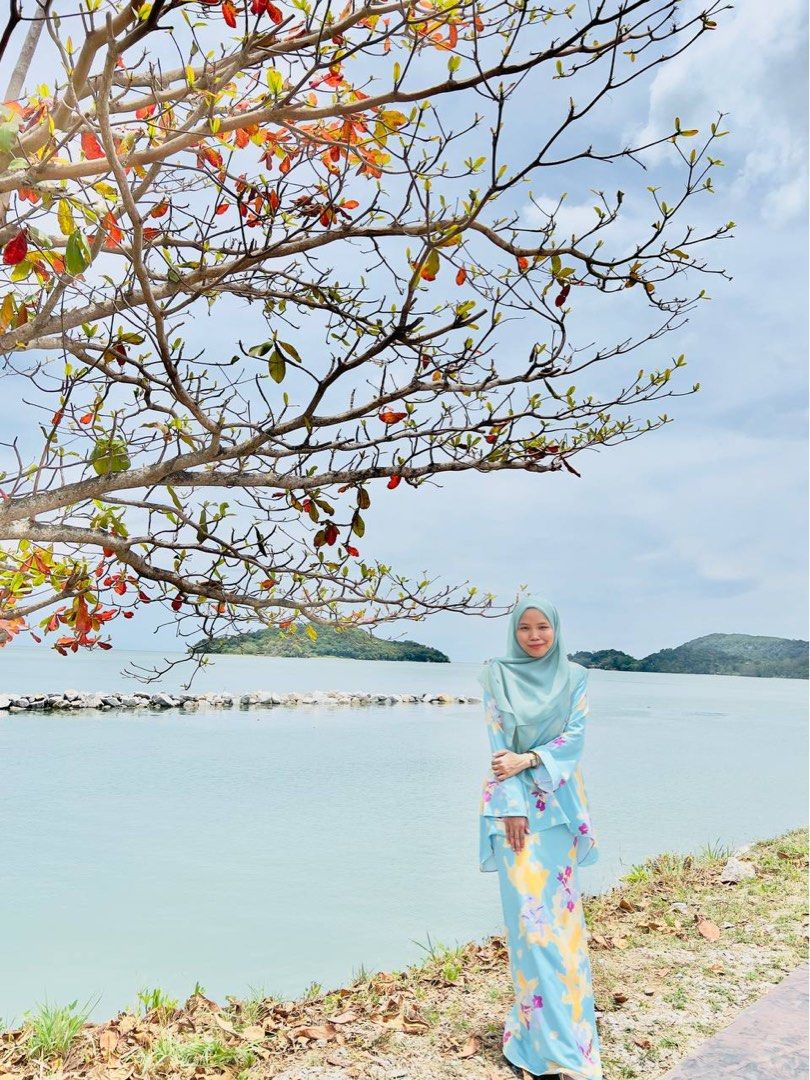 Wanzar Baju kurung fishtail, Women's Fashion, Muslimah Fashion, Baju ...