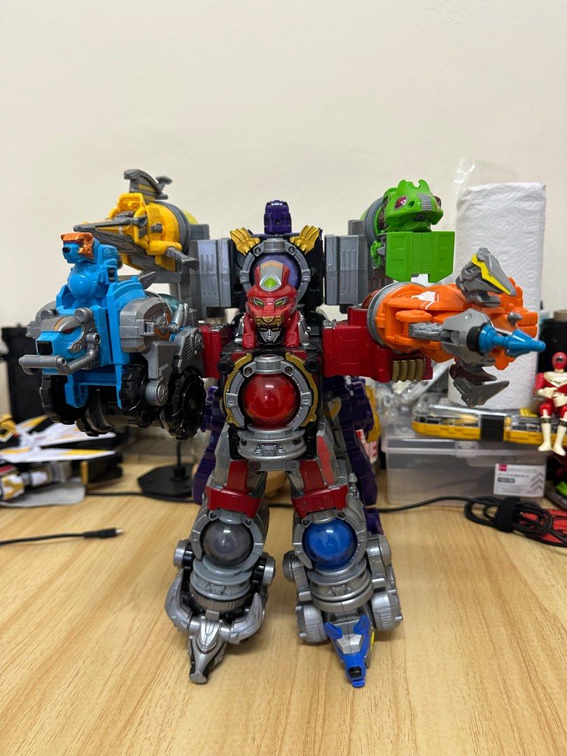 Bandai DX Uchuu Sentai Kyuranger RyuTei KyurenOh Power Rangers Megazord ...