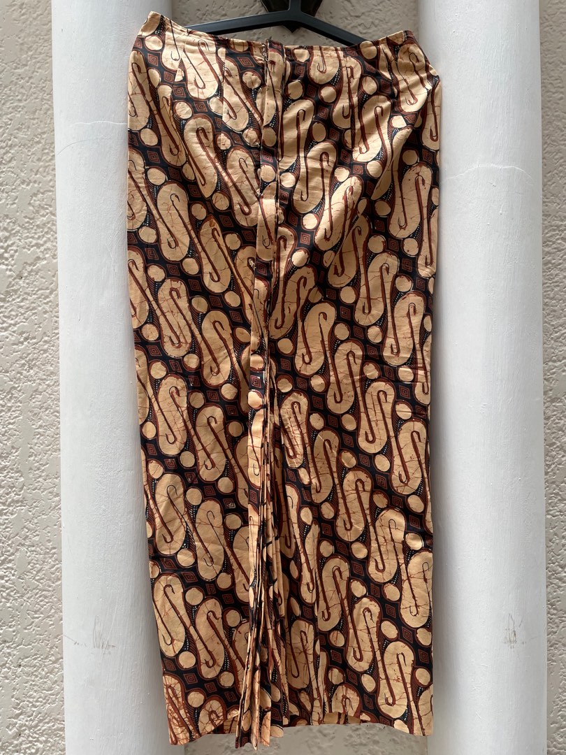 beautiful javanese batik with wiron, siap pakai, Fesyen Wanita, Pakaian ...
