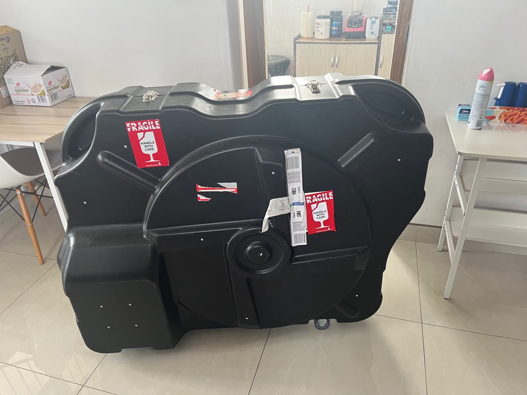 Bike case(hard), Sports Equipment, Bicycles & Parts, Parts ...