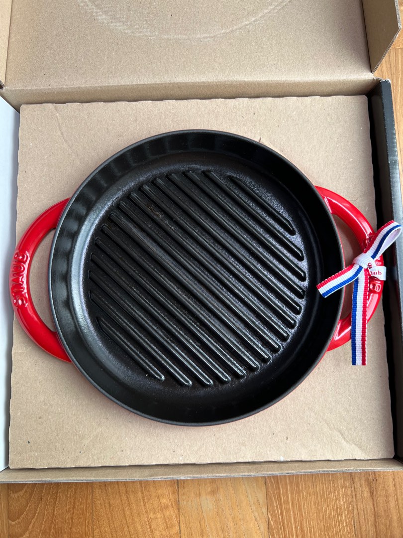 BNIB Staub 22cm cast iron round grill pan, Furniture & Home Living, Kitchenware & Tableware ...