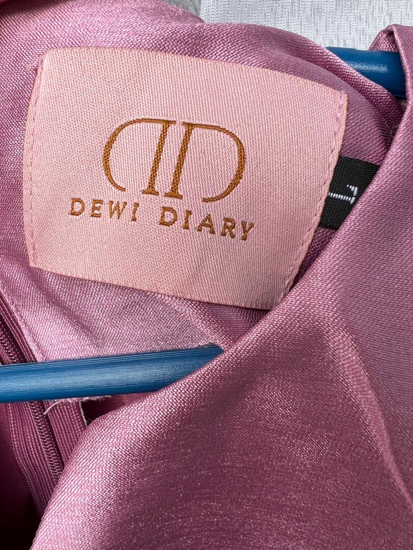 Dewi Diary Baju kurung, Women's Fashion, Muslimah Fashion, Baju Kurung ...