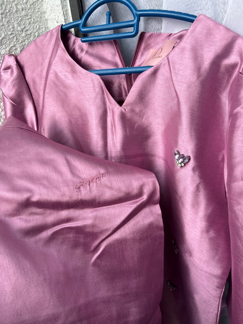 Dewi Diary Baju kurung, Women's Fashion, Muslimah Fashion, Baju Kurung ...