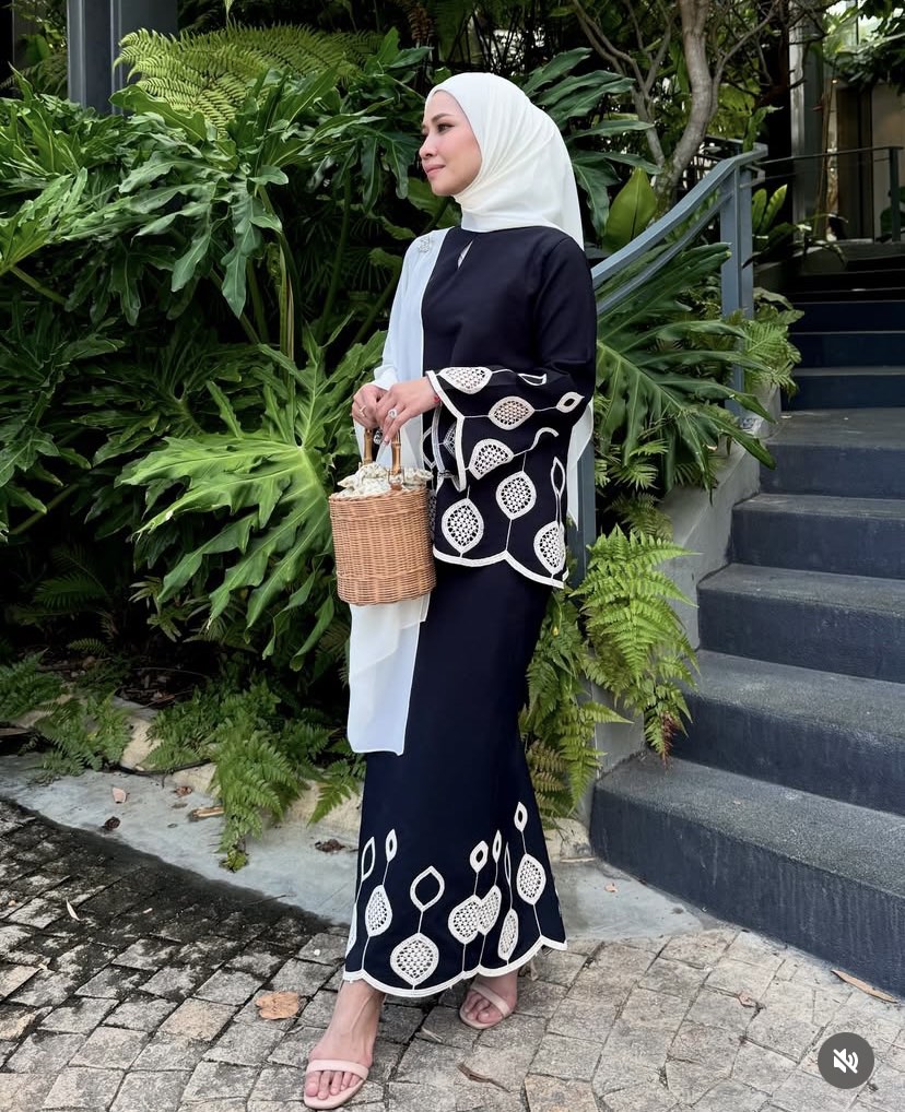 Dewi Diary Tijani Kurung, Women's Fashion, Muslimah Fashion, Baju ...
