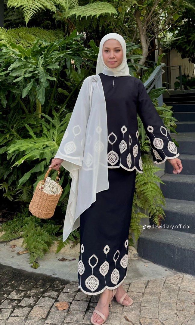 Dewi Diary Tijani Kurung, Women's Fashion, Muslimah Fashion, Baju ...