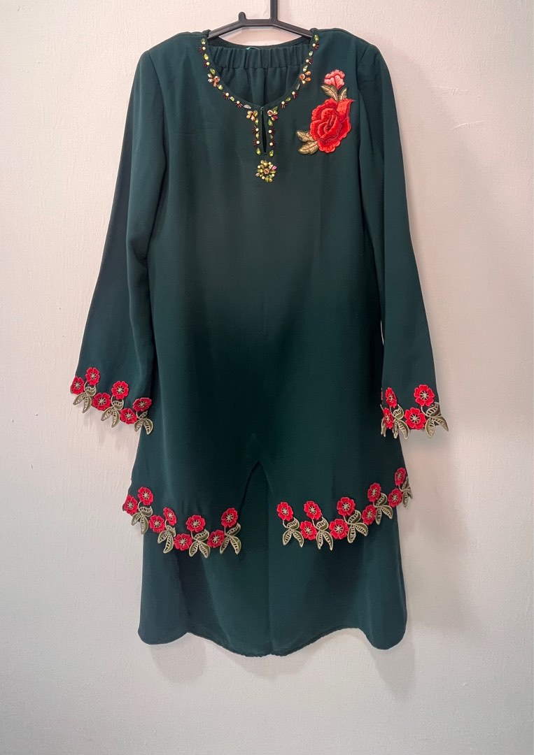 KURUNG MODEN BUNGA TAMPAL, Women's Fashion, Muslimah Fashion, Baju ...