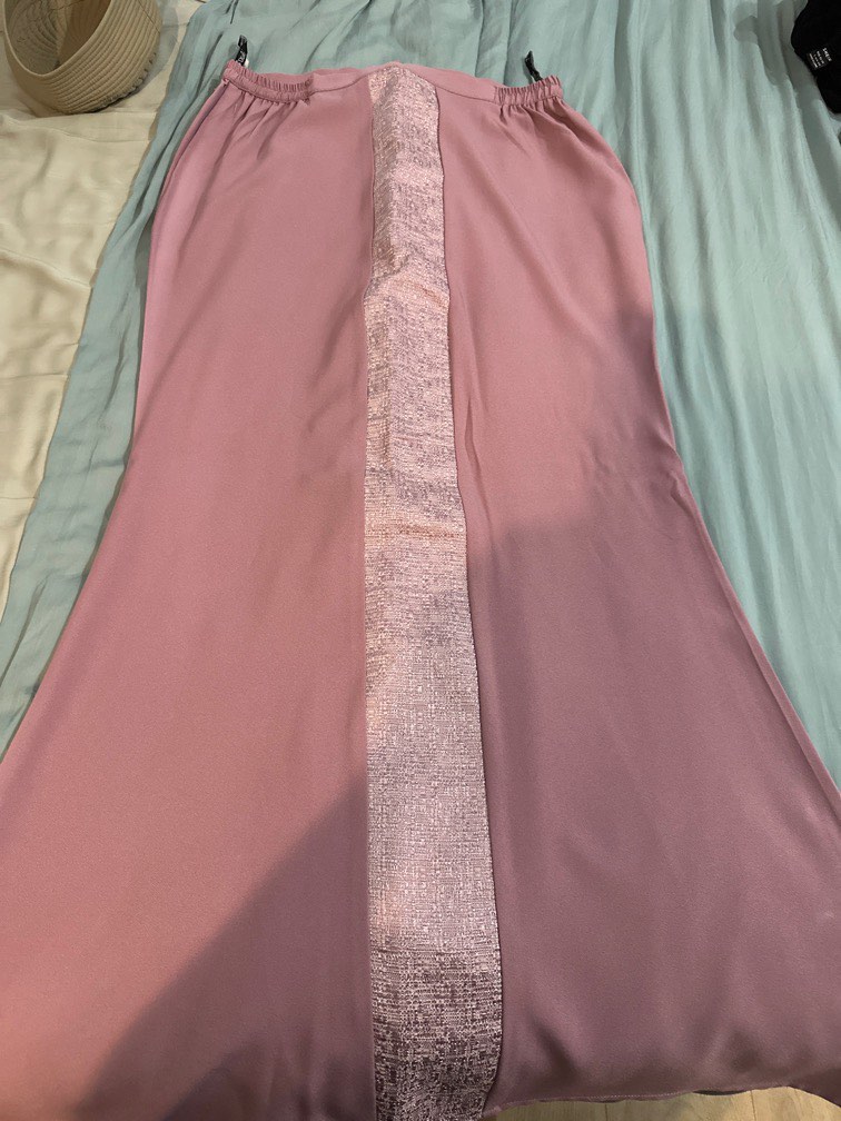 Mermaid Skirt / Kain, Women's Fashion, Bottoms, Skirts on Carousell