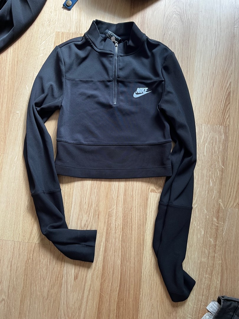 Nike cropped jacket, Women's Fashion, Activewear on Carousell
