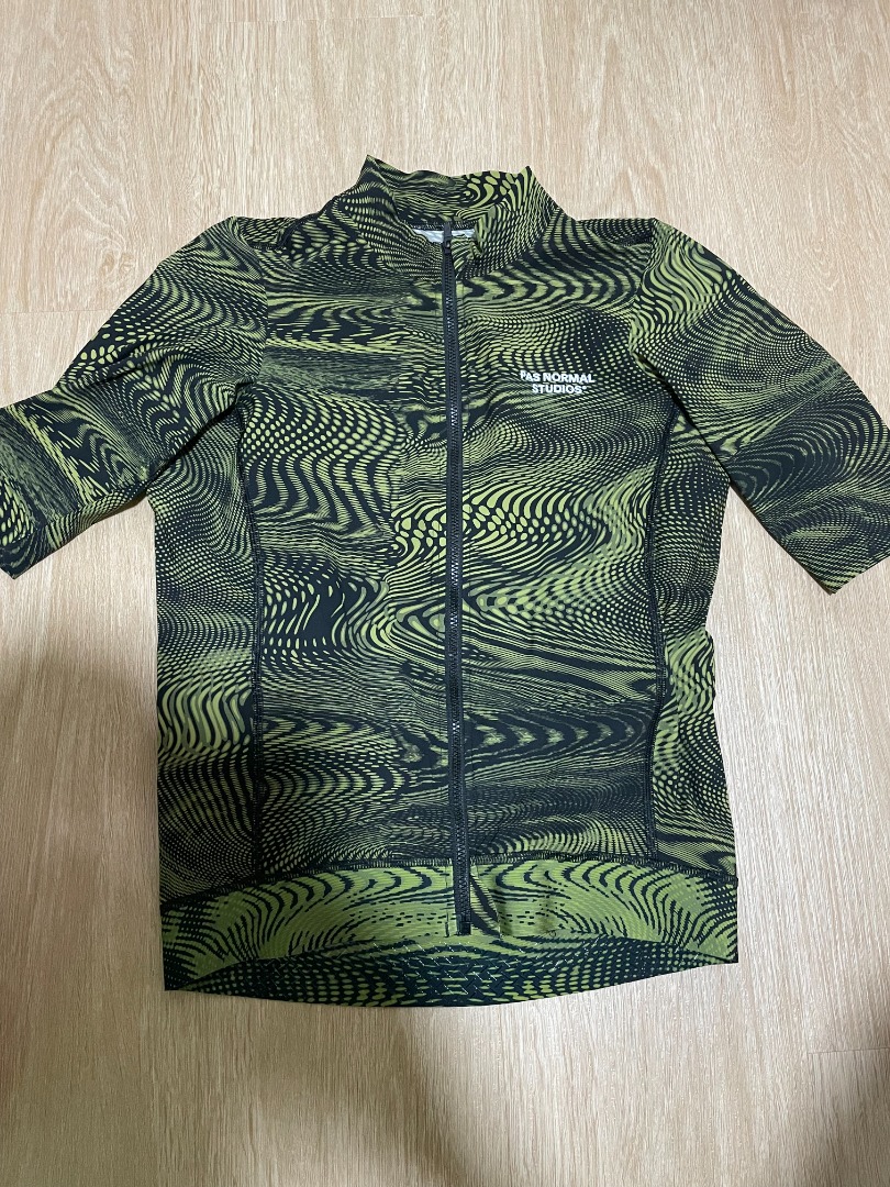 PNS Essential S size, Men's Fashion, Activewear on Carousell