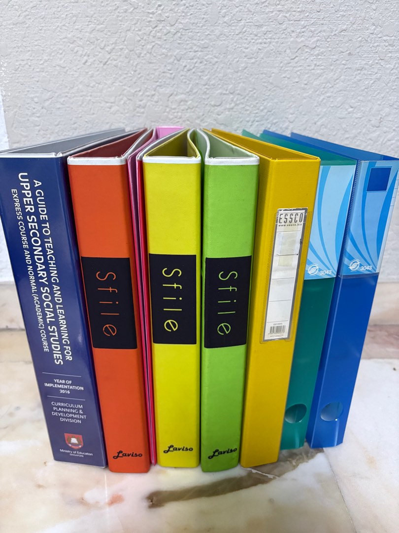 [Take all for $1] Ring Files, Arch Files, L shaped Files, etc, Hobbies ...