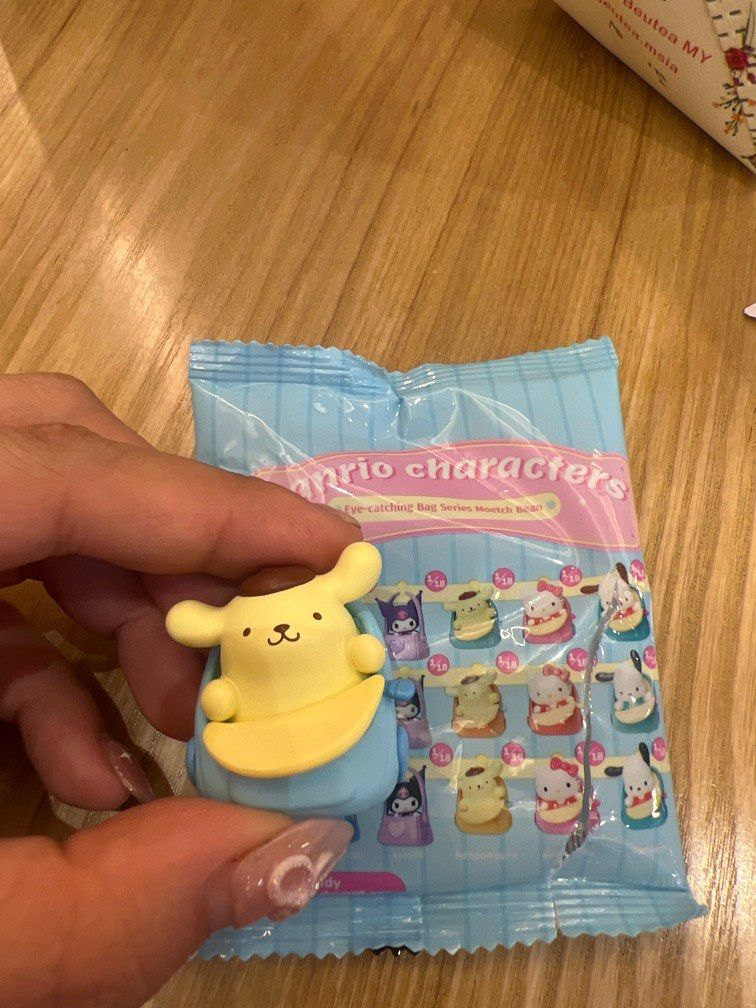 Sanrio Characters Eye-catching Bag Series Moetch Bean Pompompurin ...