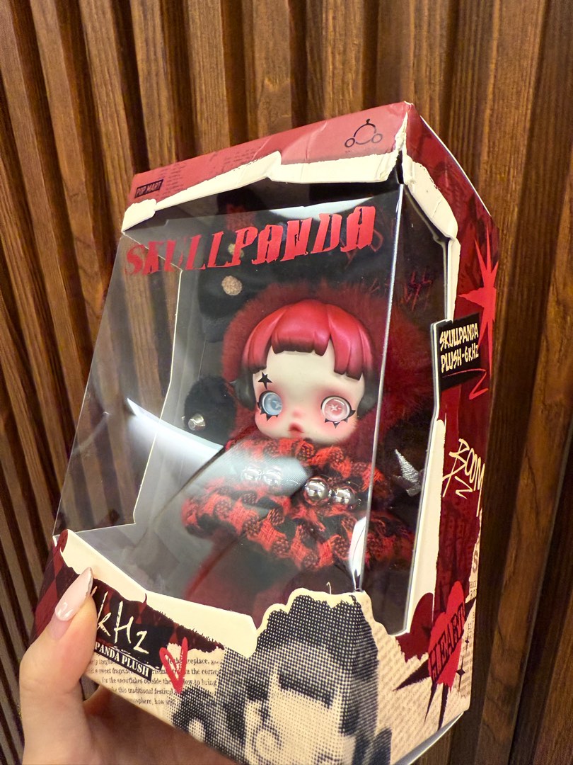 Skullpanda Europe exclusive (dented and torn corner), Hobbies & Toys ...