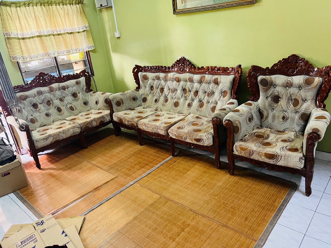 Sofa Kayu Jati, Furniture & Home Living, Furniture, Sofas on Carousell