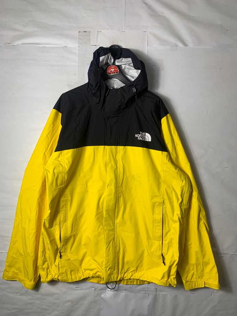 The North Face gorpcore Windbreker, Men's Fashion, Muslim Wear, Tops on ...