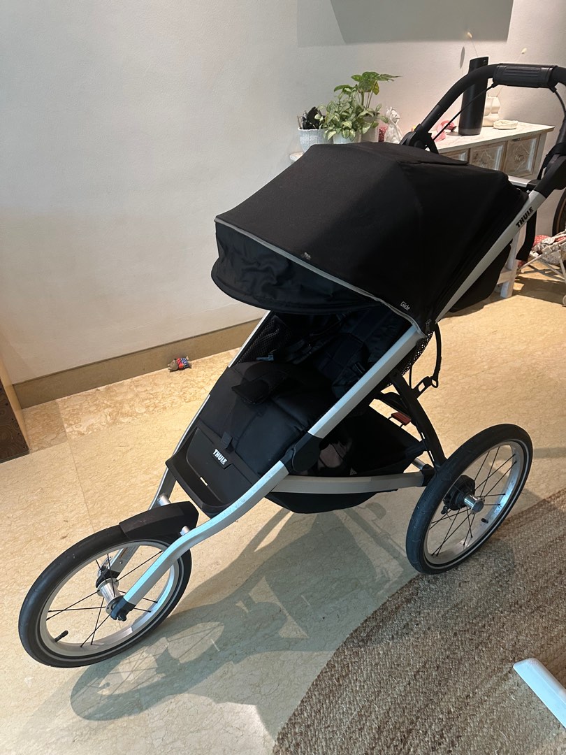 Thule glide 2 running stroller, Babies & Kids, Going Out, Strollers on ...