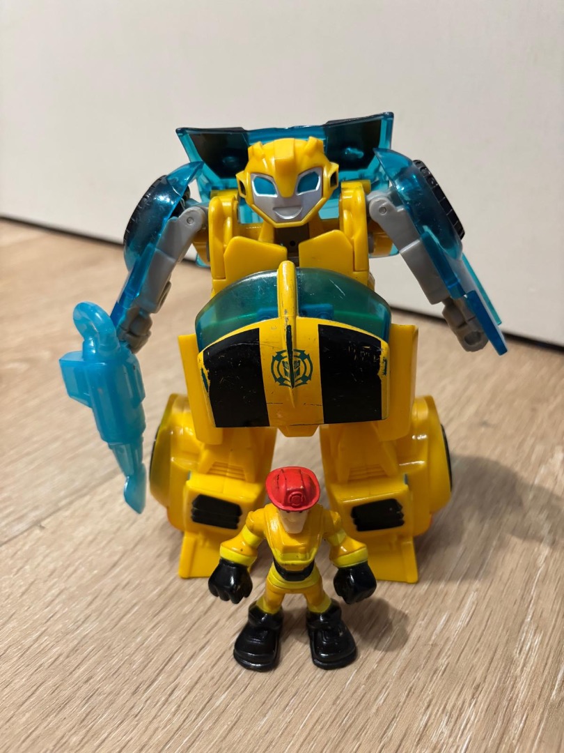Transformers Rescue Bots: Bumble Bee and Kade Burns Figurine, Hobbies ...