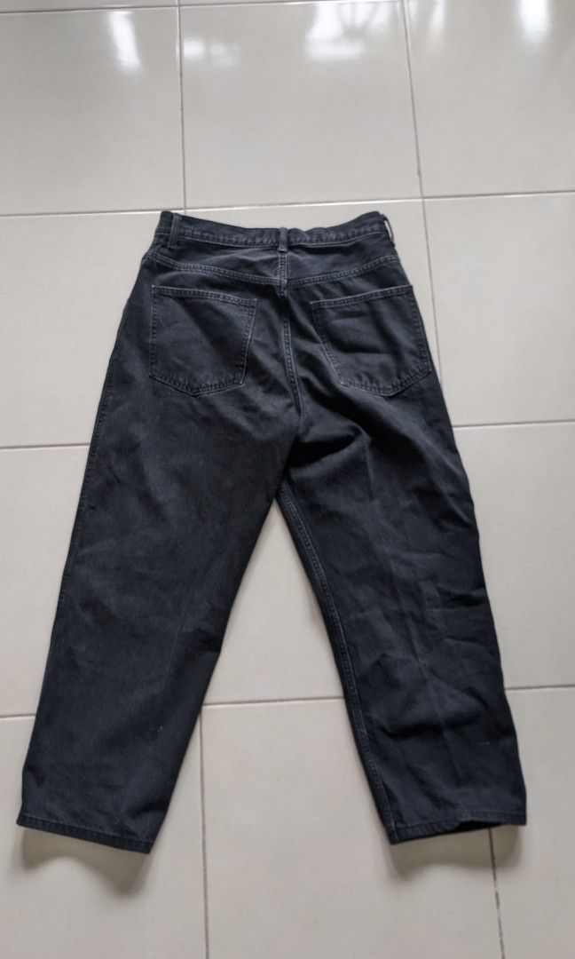 Uniqlo Baggy Boxy Jeans, Men's Fashion, Bottoms, Jeans on Carousell