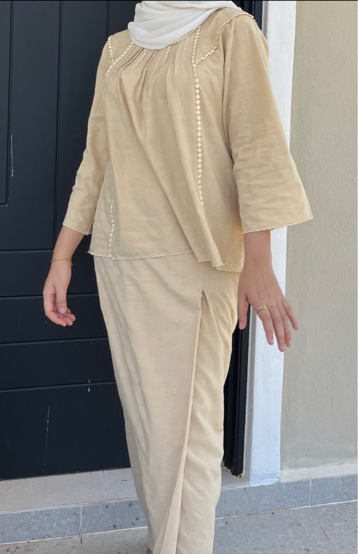Zalia Basics Baju Raya Prelove| Embroidered Top with Skirt | Beige ...