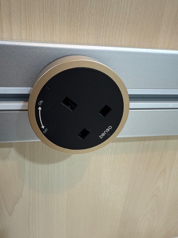 Zenso 13A Socket (Gold), TV & Home Appliances, Electrical, Adaptors ...