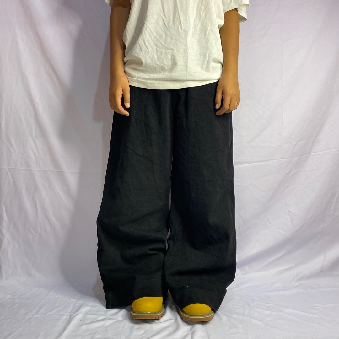 6) U - JET BLACK BAGGY PANTS, Men's Fashion, Bottoms, Jeans on Carousell