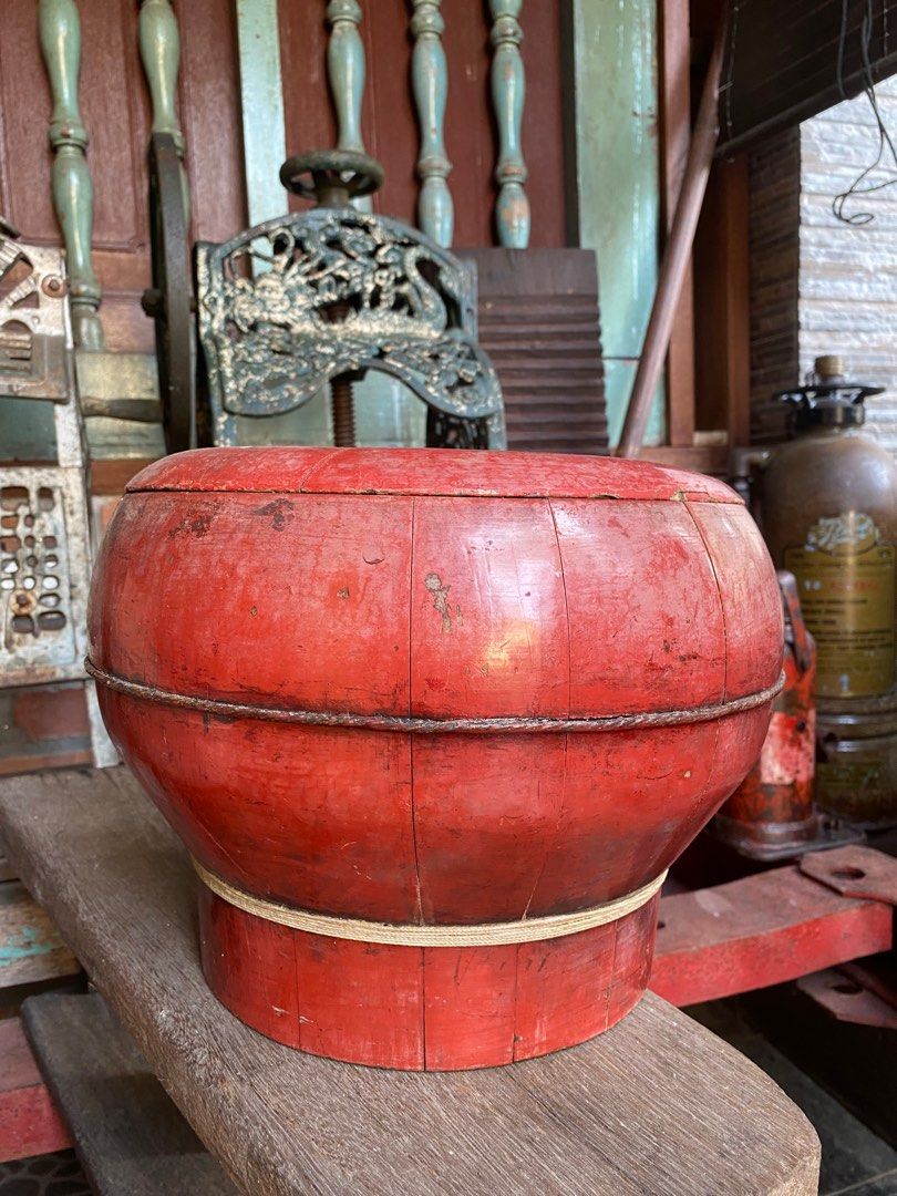 Bekas Kayu Baba Nyonya Antik, Hobbies & Toys, Collectibles ...