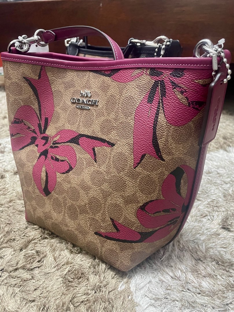 Coach Bow City Bucket, Luxury, Bags & Wallets on Carousell