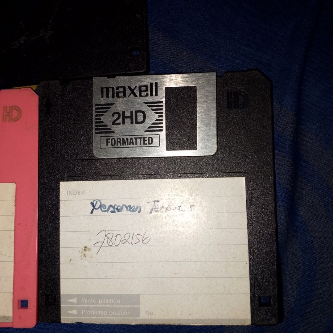 Disket jadul kuno lama, Antik, Lainnya di Carousell