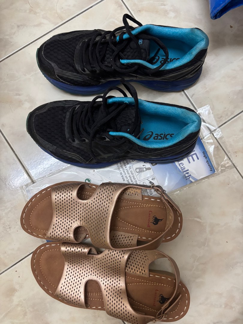 Kasut sukan & jalan, Women's Fashion, Footwear, Sandals on Carousell