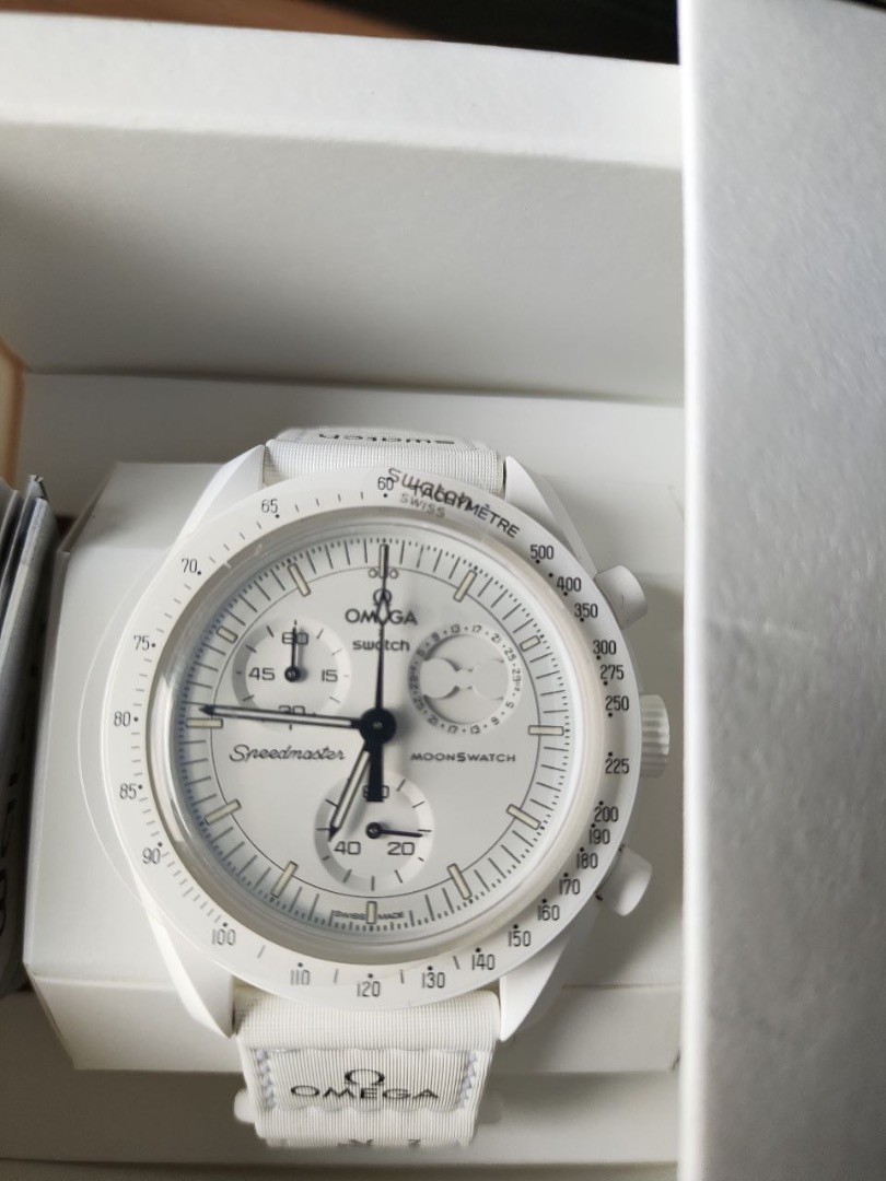 Limited Unworn White Snoopy Moonswatch Omega x Swatch, Men's Fashion, Watches & Accessories ...