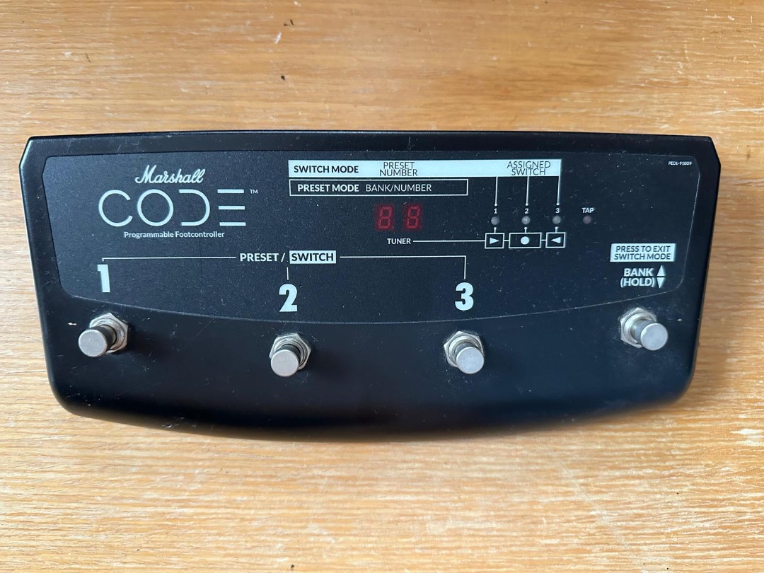 Marshall code 4-way momentary footswitch, Hobbies & Toys, Music & Media ...