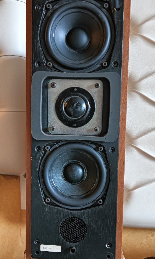 Meridian M2 Active Speaker, Audio, Soundbars, Speakers & Amplifiers on Carousell