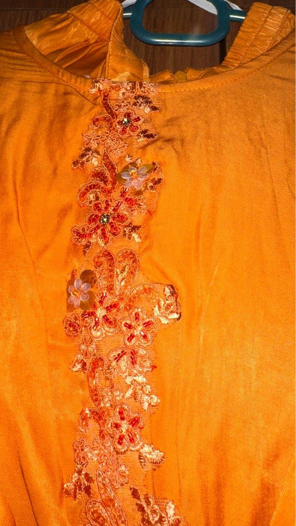 NEW UNWORN Baju Raya in Orange, Women's Fashion, Muslimah Fashion, Baju ...