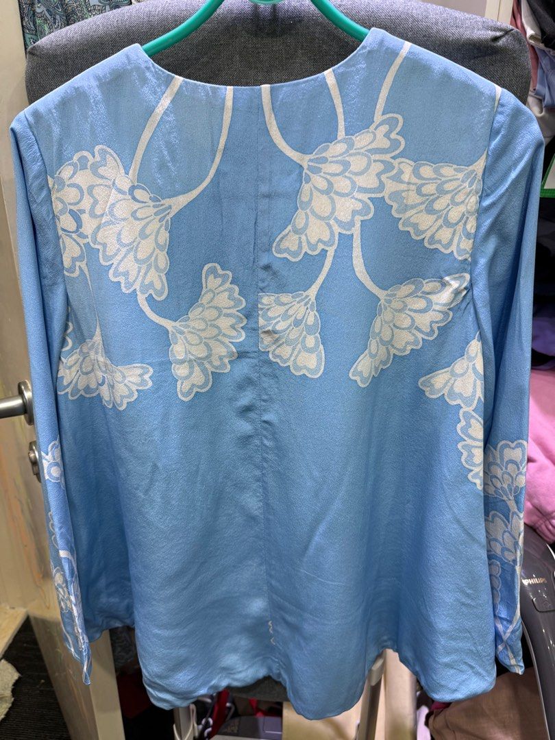 Pieces by Raessa Batik Jacket in S, Women's Fashion, Muslimah Fashion ...