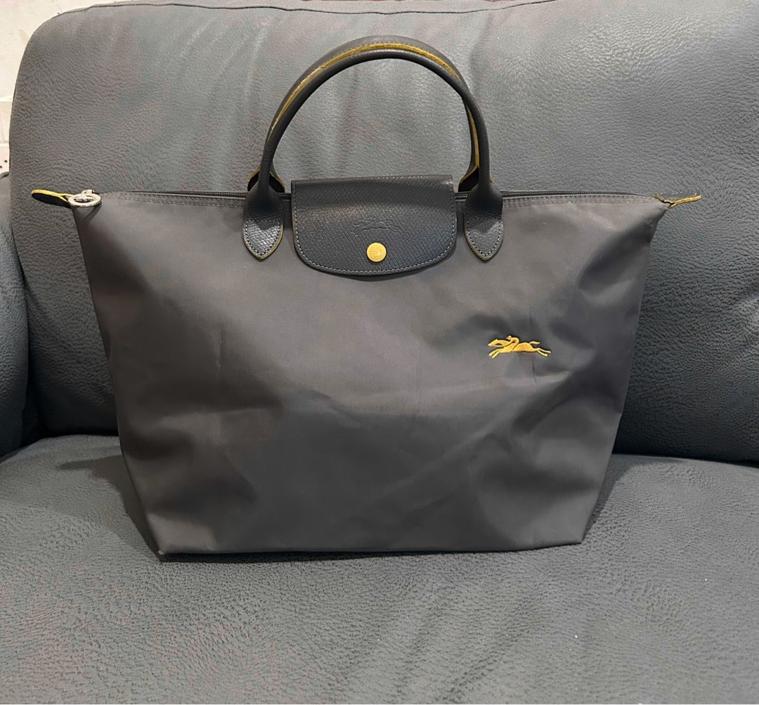 Preloved Longchamp Authentic Size medium, Barang Mewah, Tas & Dompet di ...