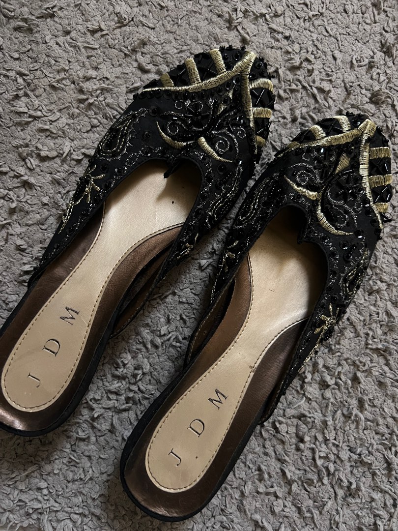 Pump hills Sandals, Women's Fashion, Footwear, Flats & Sandals on Carousell