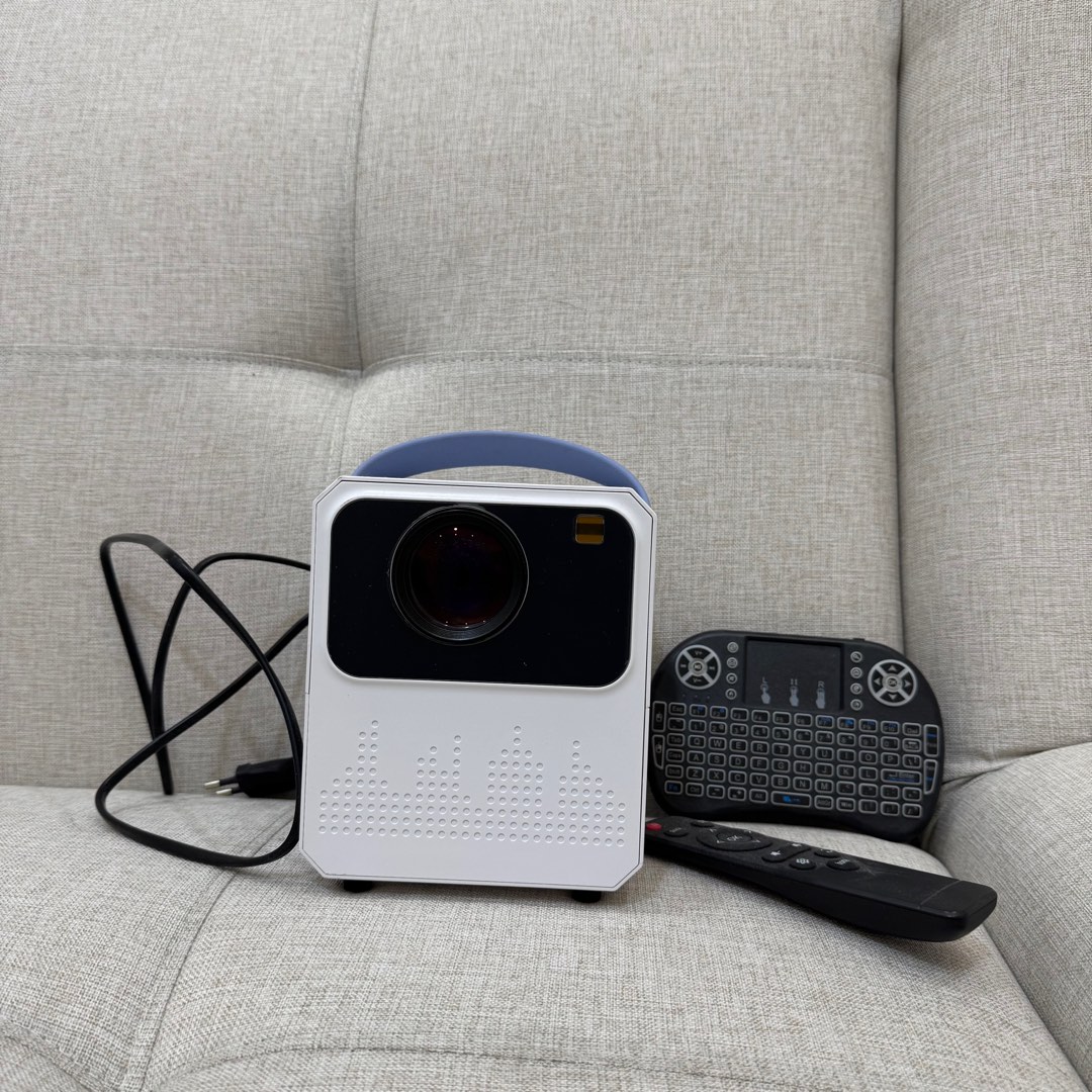 Smart Projector Android Tripsky T2 Mini, Elektronik, TV & Perlengkapan ...