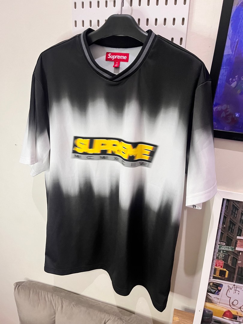 SUPREME BLUR SOCCER JERSEY, Fesyen Pria, Pakaian , Baju Luaran di Carousell